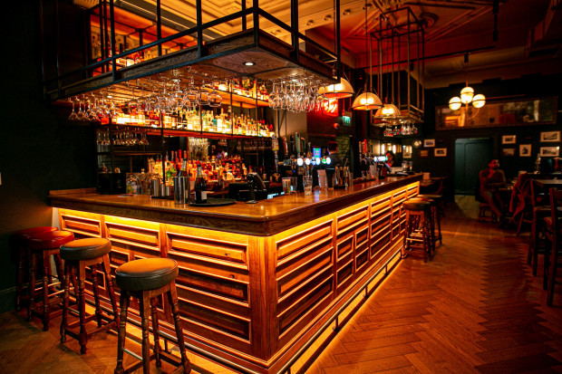 Black Horse: Cool Fitzrovia Cocktail Bar | DesignMyNight