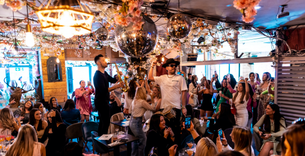 XOXO BRUNCH (London, 24th September) | Chelsea, London Bottomless ...