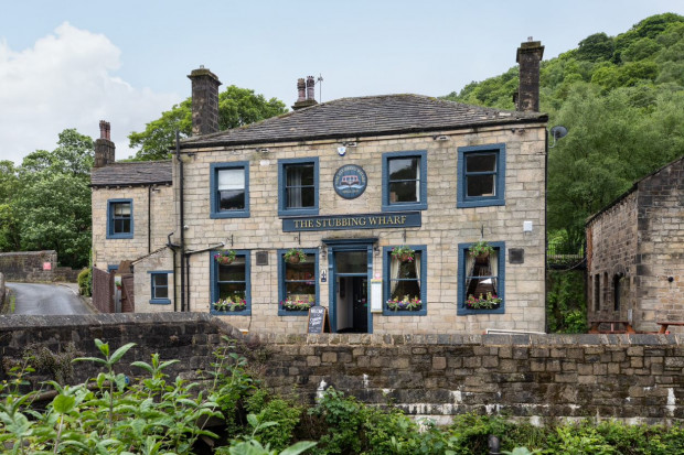 Stubbing Wharf, Hebden Bridge: Pretty Halifax Pub | DesignMyNight