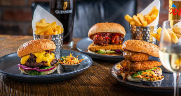 County Hotel: Pub In Lytham St Anne's | DesignMyNight