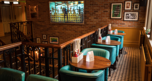 Three Crowns Nottingham: Cosy Sports Pub | DesignMyNight