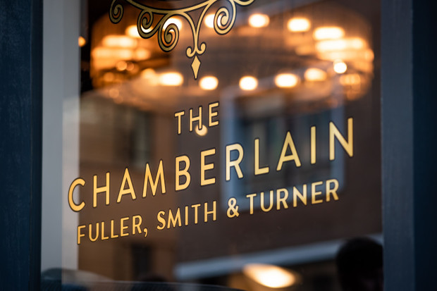 The Chamberlain Hotel: Trendy Pub In Tower Hill | DesignMyNight