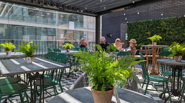 The Phoenix Victoria Pub | London Pub Reviews | DesignMyNight