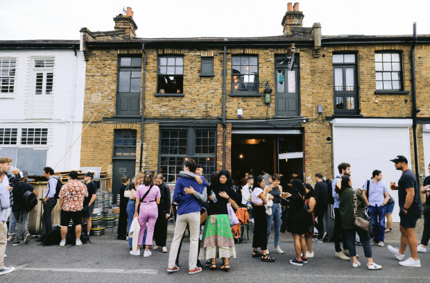 Wolfpack: Cool Garage Pub In Queen's Park | DesignMyNight