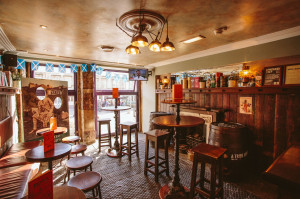 32 Cool And Quirky Bars In Edinburgh | DesignMyNight