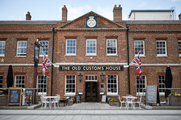 Old Customs House: Classic Portsmouth Pub | DesignMyNight