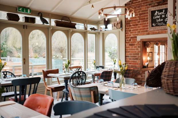 Mayfly: Pub In Stockbridge | DesignMyNight