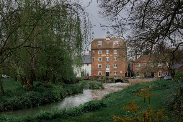 Mill Elstead: Gorgeous UK Country Pub | DesignMyNight