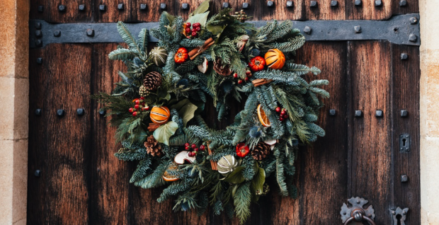 Christmas Wreath Making Workshop with Sonning Flowers | Hampshire, UK ...