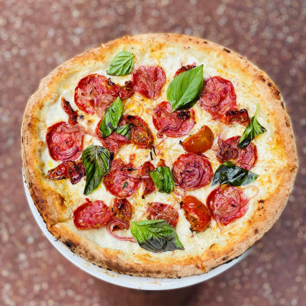 Julius Pizzeria: Italian Restaurant In South Brisbane | DesignMyNight