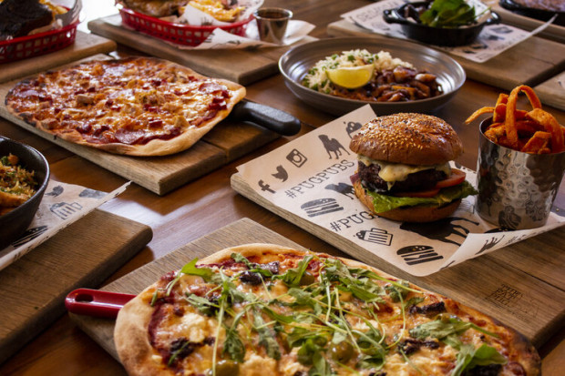 The Lazy Pug: Cotswolds Pub With Rooms | DesignMyNight