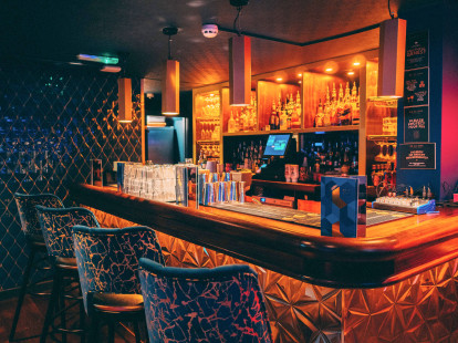 Reading: Incredible Bars, Restaurants, Pubs + Experiences | DesignMyNight