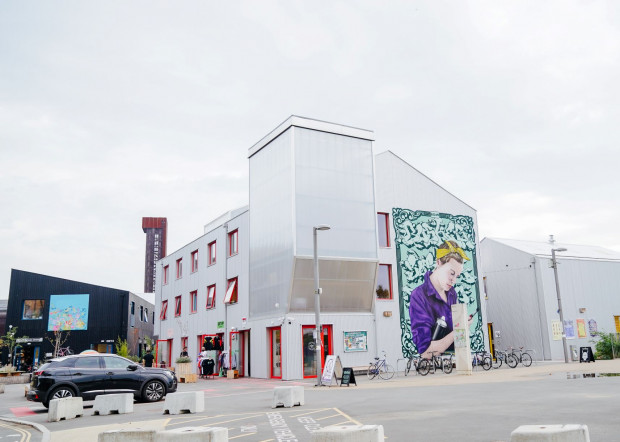 Hackney Bridge: Hackney Wick Street Food & Cocktails | DesignMyNight