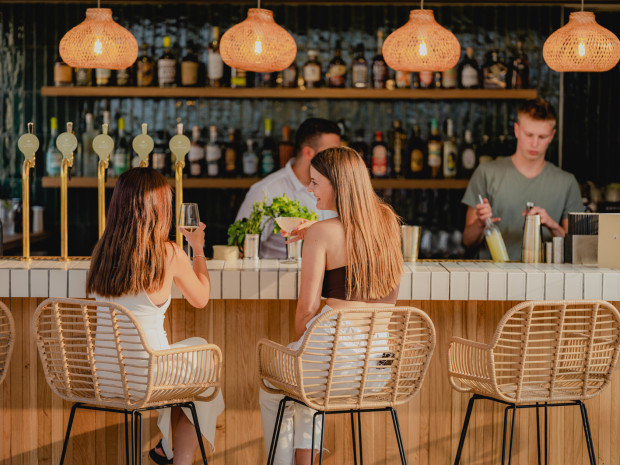 The Broadcaster: Stunning White City Pub | DesignMyNight