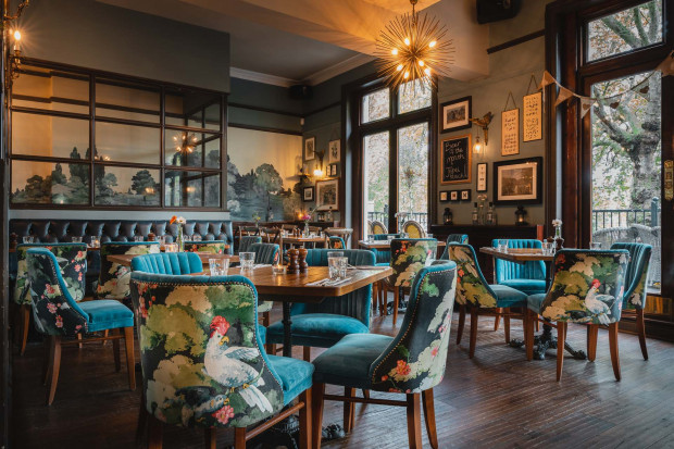 The Swan: Traditional Pub In Kensington | DesignMyNight