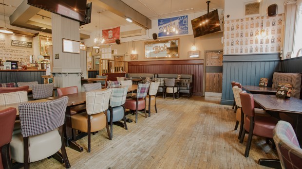 Blob Shop: Liverpool Pub With Live Sports | DesignMyNight