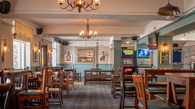 Mackintosh Hotel: Cardiff Beer Garden | DesignMyNight