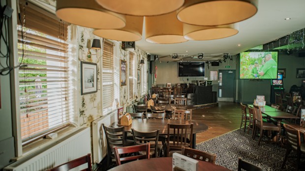 Murdos Bar: Aberdeen Sports Pub | DesignMyNight