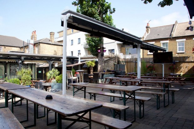 The Falcon: Clapham North Beer Garden & Sports Pub | DesignMyNight