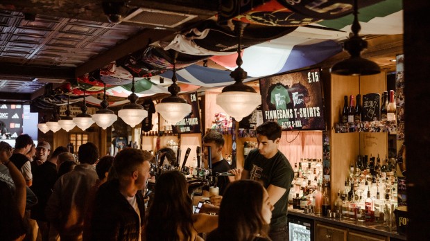 Finnegan's Wake: Fun Edinburgh Pub With Live Music | DesignMyNight