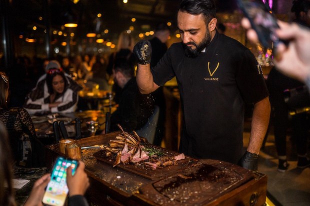 Vu Lounge: Steak Restaurant In Bushey | DesignMyNight