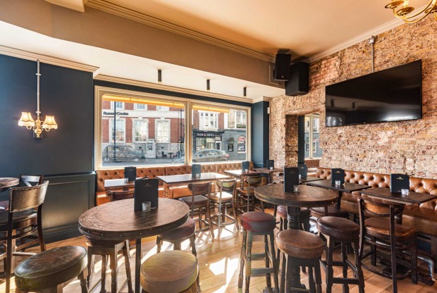 The Railway: Cosy Putney Pub | DesignMyNight