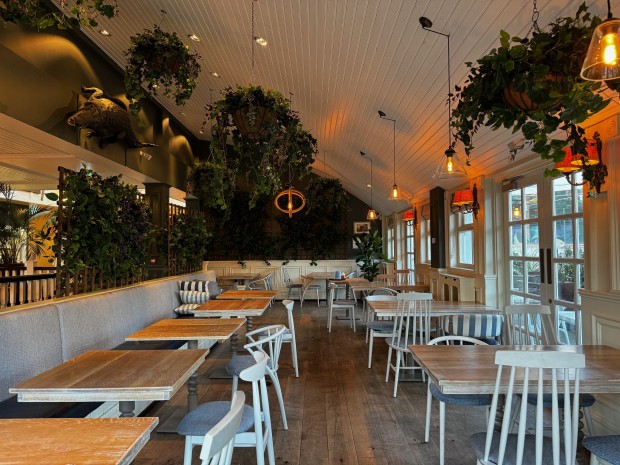 The Botanist: Floral Restaurant And Bar In Liverpool ONE | DesignMyNight