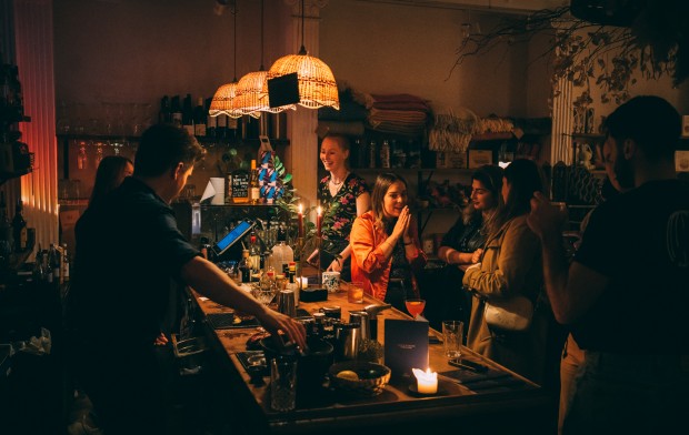 Common Late: Intimate Clapham Cocktail Bar | DesignMyNight