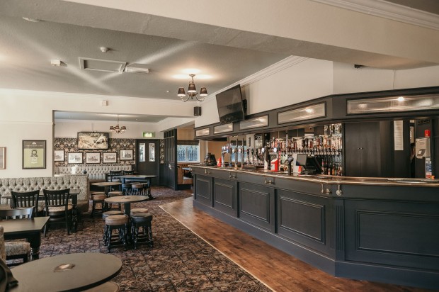 Golden Lion: Joseph Holt Pub In Swinton | DesignMyNight
