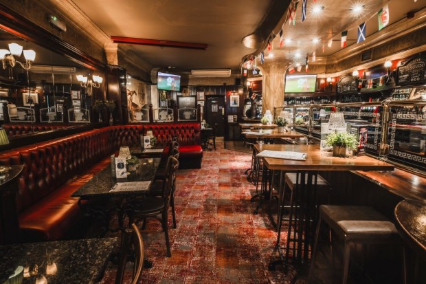 The Hercules Pillars: Sports Pub In Holborn | DesignMyNight