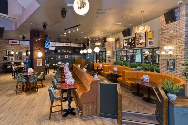 Tank & Paddle: Sports Pub & Bar In Printworks | DesignMyNight