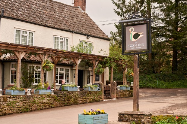 The Swan Inn: Grade II-Listed Pub In Rowberrow | DesignMyNight