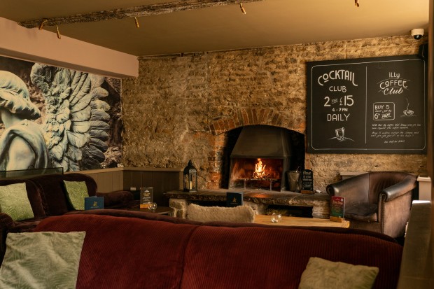 The Archangel: Traditional Frome Pub | DesignMyNight