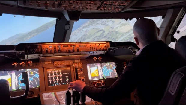 The Deck 747: Flight Simulator Private Hire In Manchester | DesignMyNight
