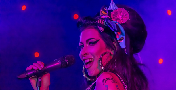 Absolute AMY | UK Themed Nights Reviews | DesignMyNight