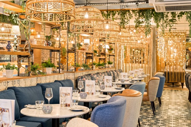 Megan's on West Street: Pretty Farnham Restaurant | DesignMyNight