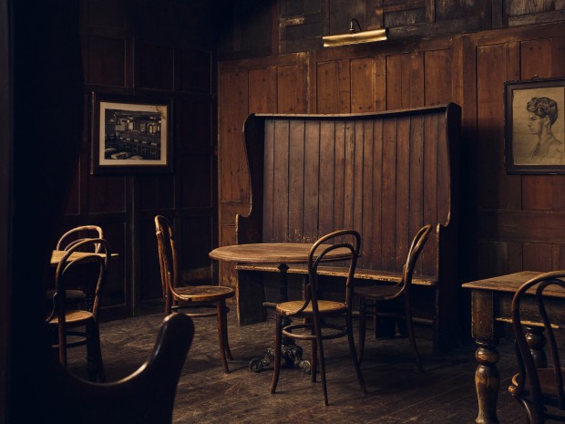 Molly Mc's: Fun Irish Pub In Waterloo | DesignMyNight