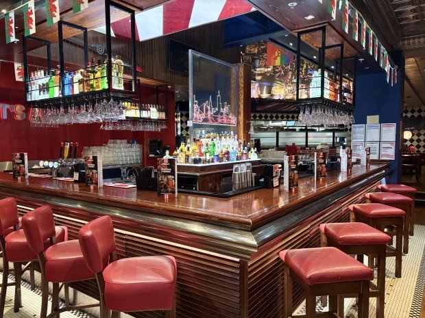 TGI Fridays Cardiff St David's: Book A Table | DesignMyNight
